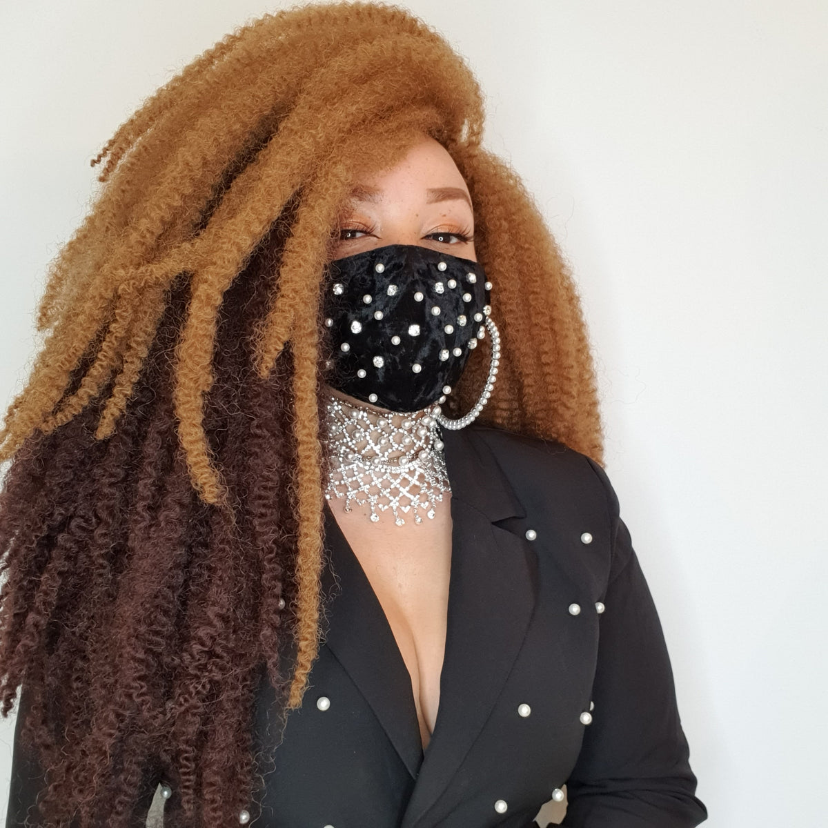 DIAMONDS AND PEARLS VELVET FACE MASK– House of Pascal